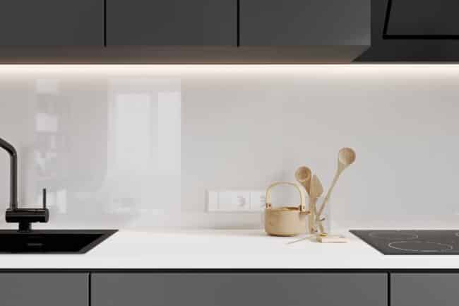 Glass Backsplashes Seattle | Modern, Easy-to-Clean Walls